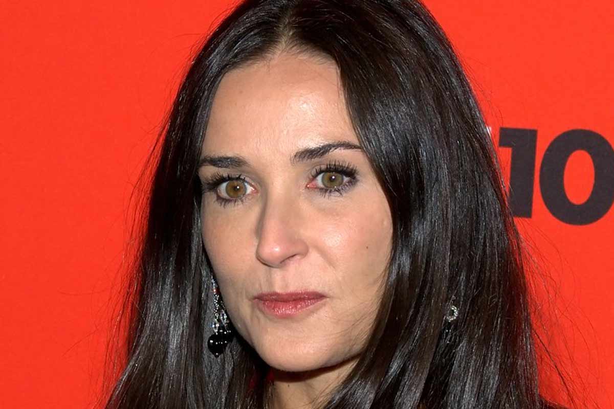 35 Interesting, Fun Facts about Actress Demi Moore Bio - Biography Icon